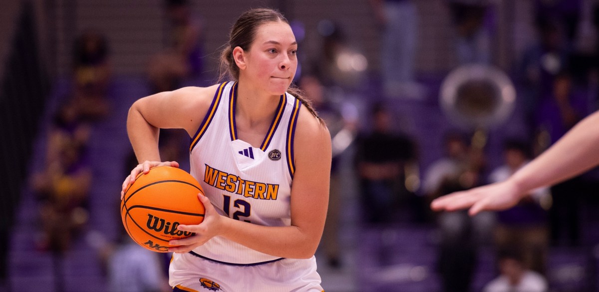 McCowan Comes Back To WIU To Be With ‘Family’ – Iowa College Hoops